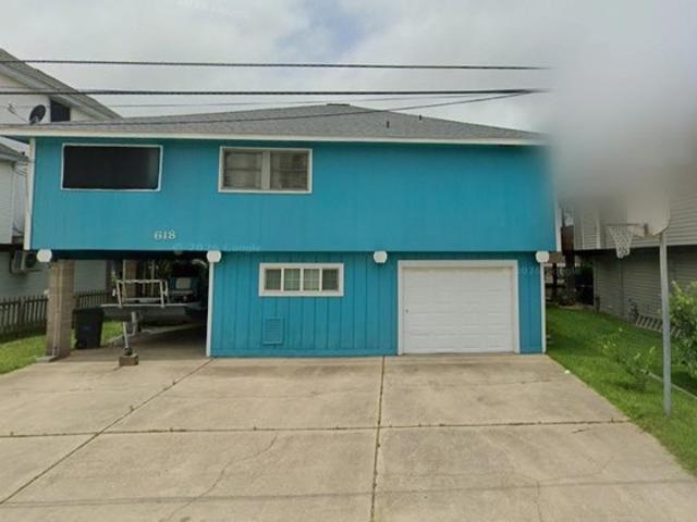 618 Warsaw St, Bayou Vista, TX 77563