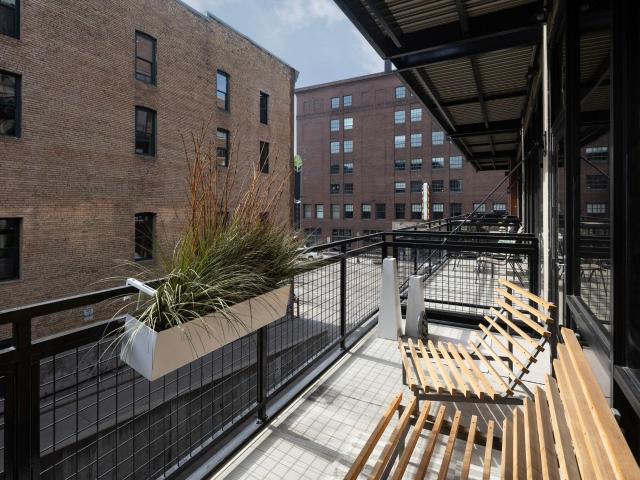 618 Washington Avenue N # 304