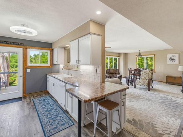 618 Westridge Dr, West Bend, WI 53095