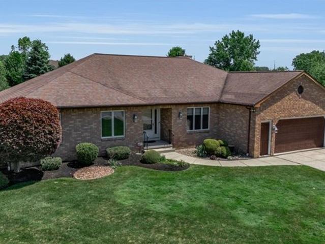 6195 Blossom Ct, East Amherst, NY 14051