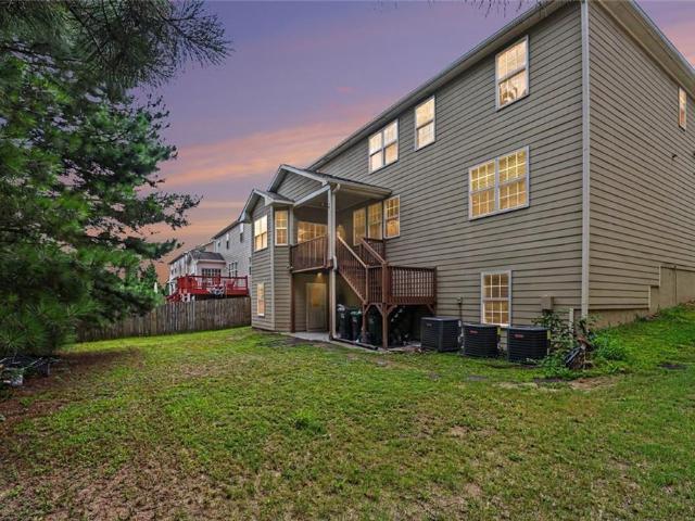 6195 Park Leaf Walk