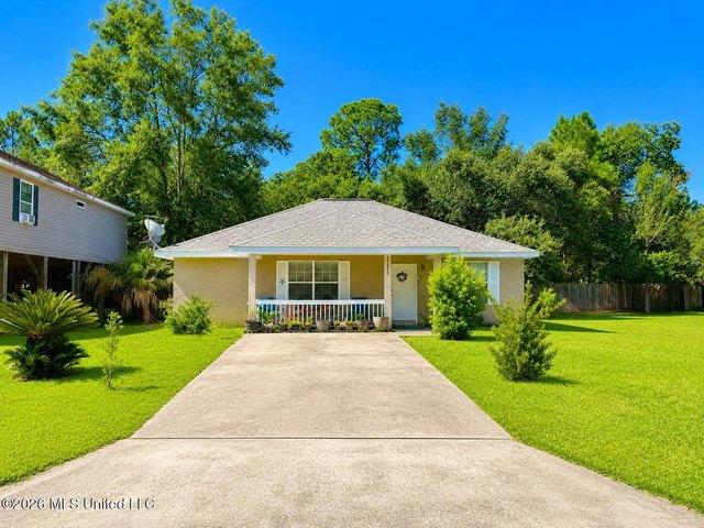 6195 W Forrest St, Bay Saint Louis, MS 39520