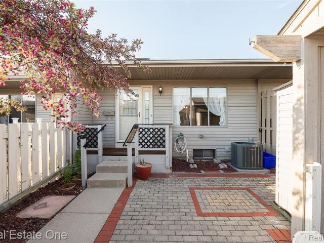 61960 Arlington # 3
