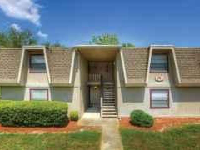 $619 / 1br Balcony/Patio, Energy Efficient, Walk In Closet, 800 square feet SE Jacksonville