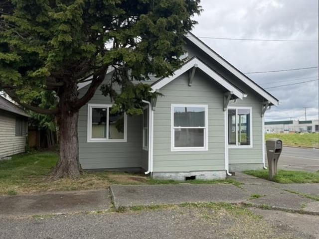 619 27th St, Hoquiam, WA 98550