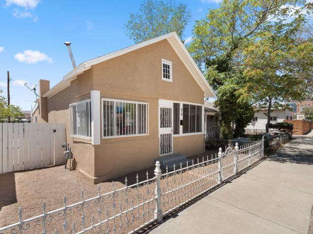 619 5th Street SW
