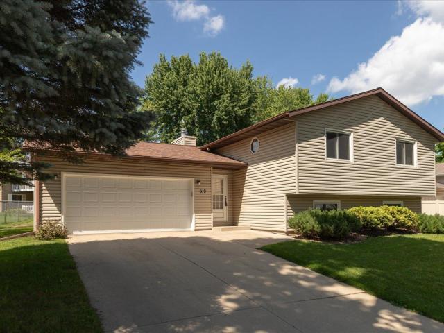 619 Chalet Drive NW