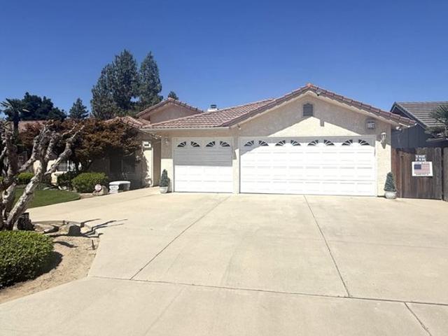 619 Citrus Ave, Fowler, CA 93625