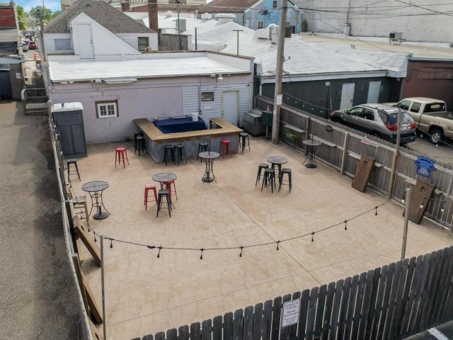 619 Broadway Street S