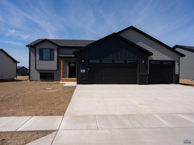 619 Bull Run Dr, Box Elder, SD 57719