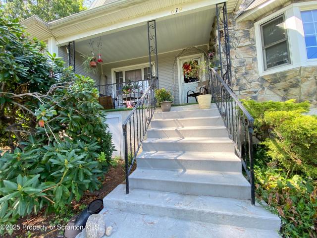 619 Griffin St, Dickson City, PA 18508 | MLS #SC254645