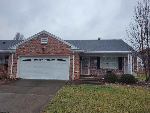619 Deerfield Dr, Bridgeport, WV 26330