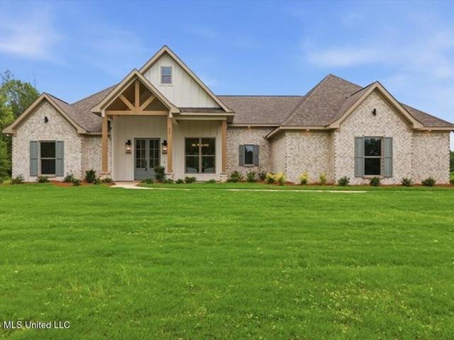 619 Dry Creek Rd, Magee, MS 39111