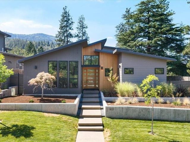 619 Elkader St, Ashland, OR 97520