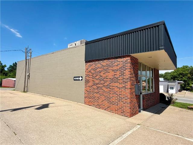 619 Holiday Plaza