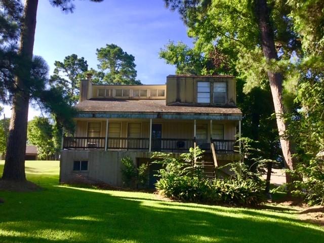 619 Old Post Road S