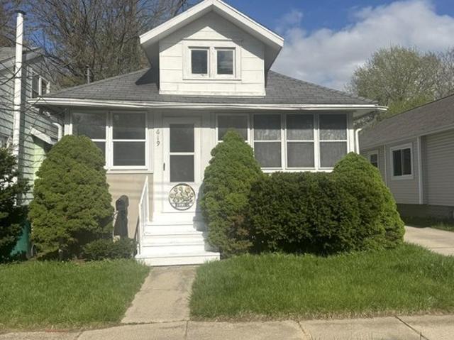 619 Lathrop St, Lansing, MI 48912