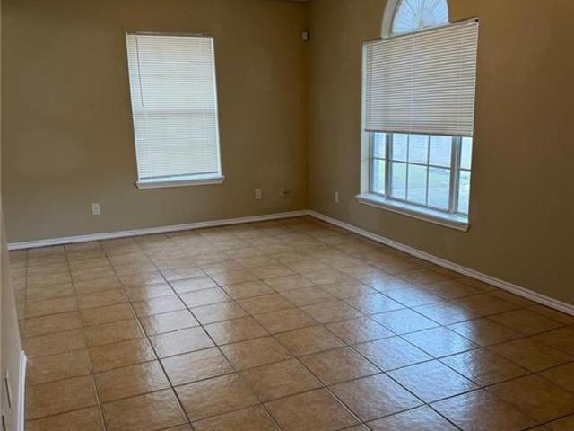 619 La Mancha Drive 1