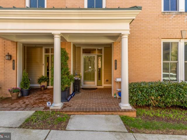 619 McKenzie Ave, Unit 102, Alexandria, VA 22301 | MLS #VAAX2058 | Compass