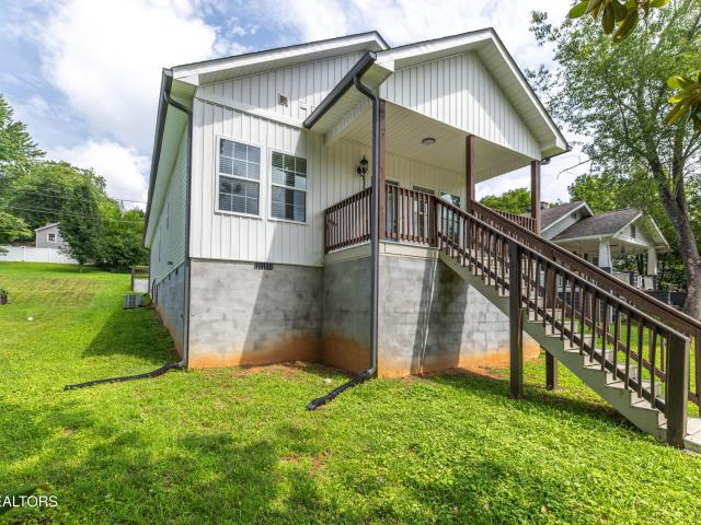 619 Midlake Drive