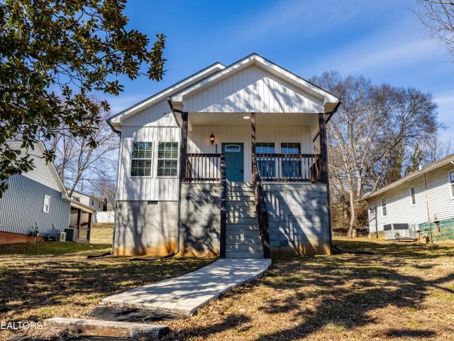 619 Midlake Drive