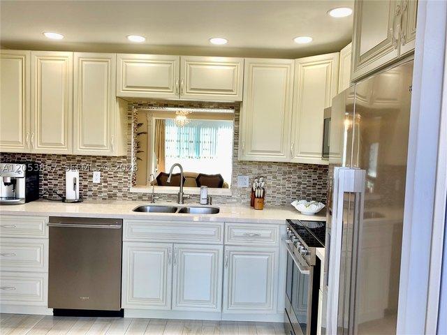 619 NE 14th Ave Apt 301, Hallandale Beach, FL 33009