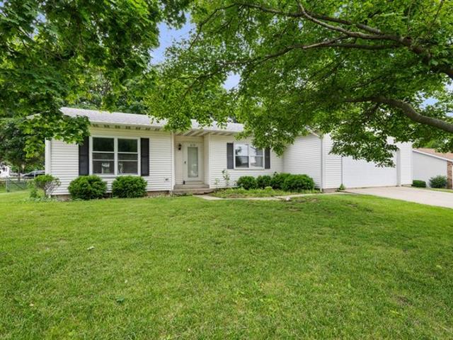 619 Shadycrest Dr, Kewanee, IL 61443