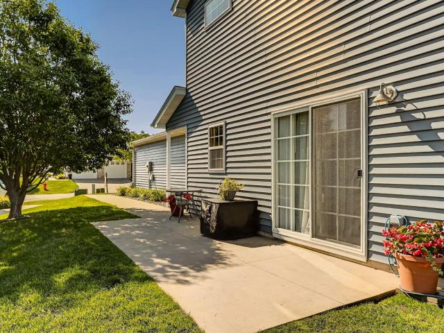 619 Pointe Court SW