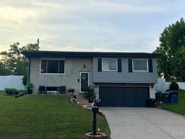 619 Robin Dr, Arnold, MO 63010