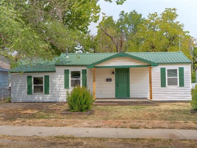 619 W Locust St, Tecumseh, OK 74873