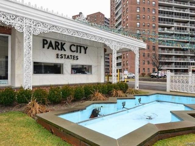 61 45 98th St Unit 12F, Rego Park, NY 11374