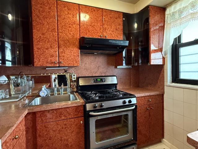 61 45 98th Street 12 F