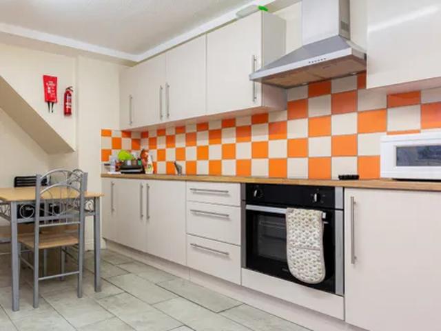61 83 Saltwell Street, London, E14 0DY, United Kingdom | 6 bed house for rent #165372816 | Rentberry