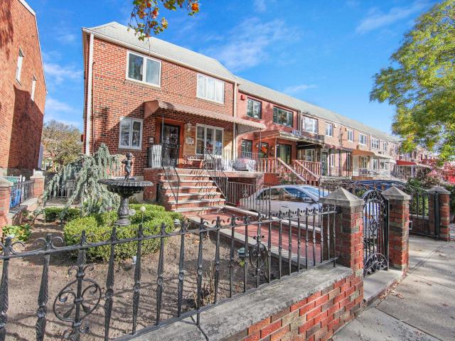 61 11 69th Place, Queens, NY