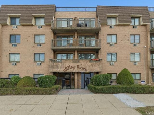 61 12 69th St Unit 2M, Middle Village, NY 11379