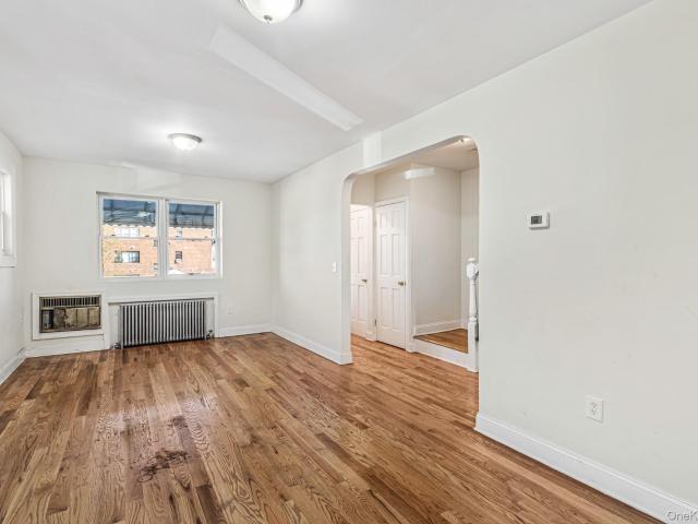 61 12 Main Street