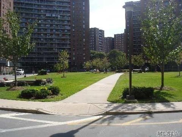 61 15 98th Street 5E
