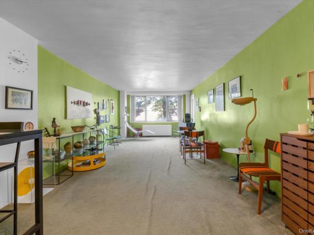 61 20 Grand Central Parkway A208