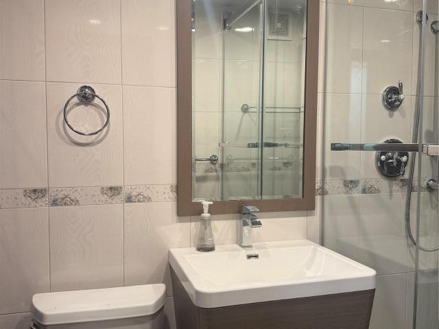 61 20 Grand Central Parkway Bb706