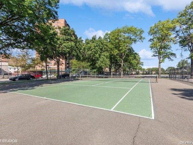 61 20 Grand Central Parkway, Unit A501