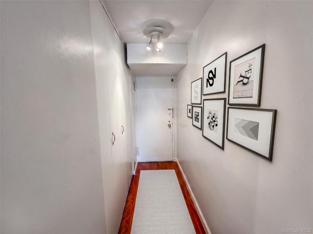 61 20 Grand Central Parkway, Unit C1100