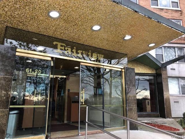 61 20 Grand Central Parkway, Unit C 1205
