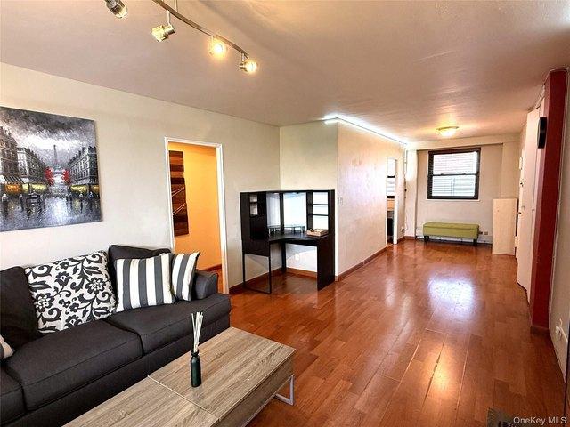 61 25 98th St Unit 9F, Rego Park, NY 11374