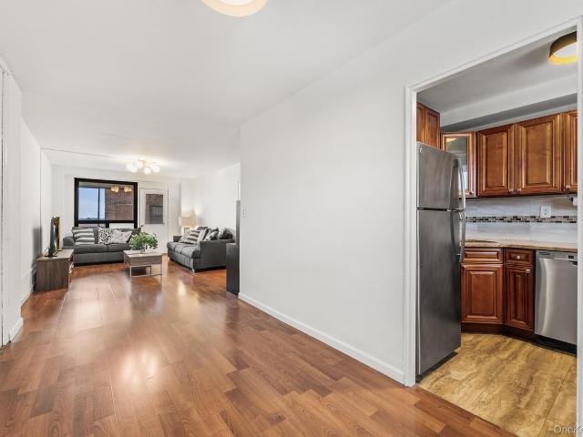 61 25 98th Street 9F