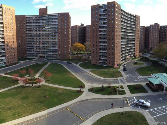 61 35 98th Street 8N