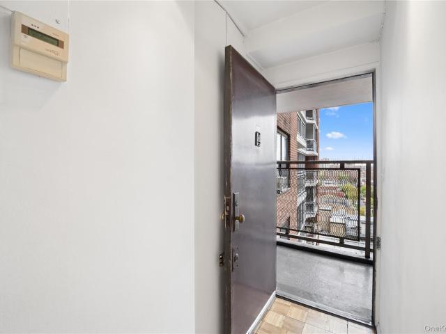 61 35 98TH Street 12M