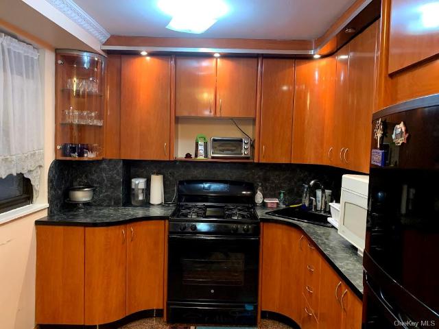61 35 98th Street 2C