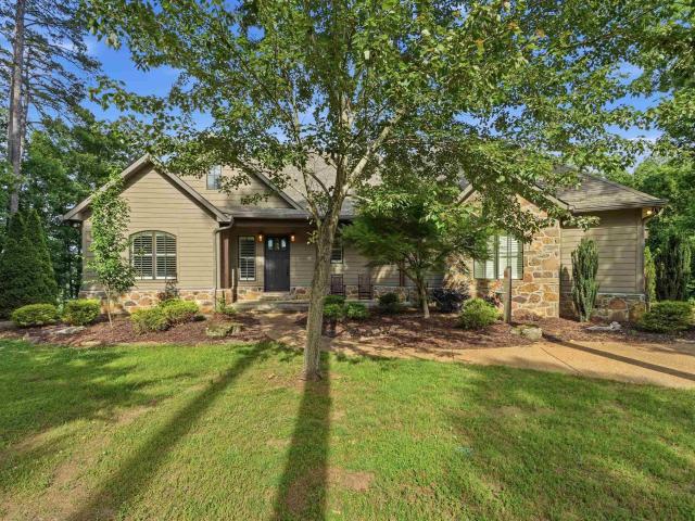 61 The Bluffs Dr