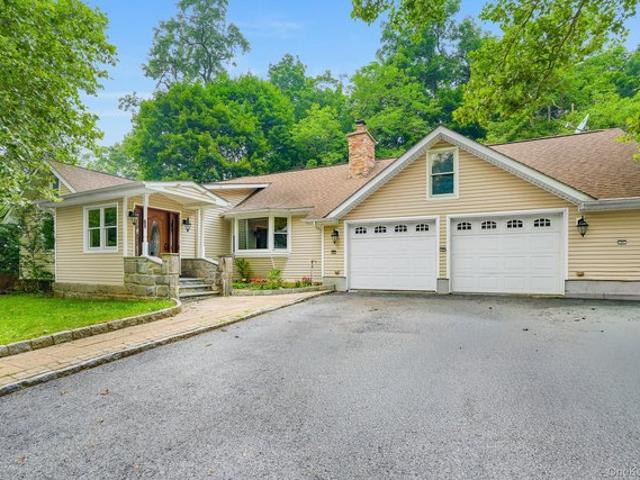 61 Underhill Rd, Ossining, NY 10562