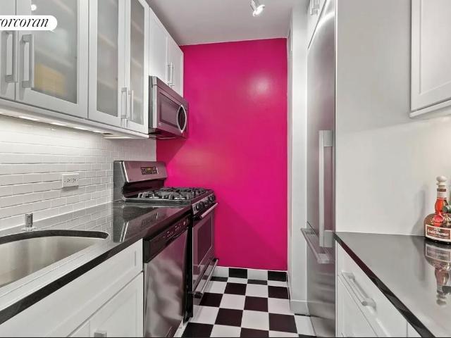 61 W 62ND Street 21N